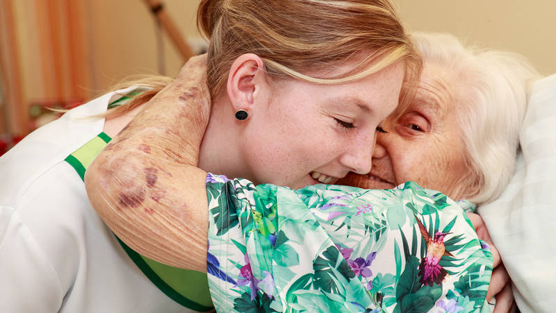 Expertenstandard "Beziehungsgestaltung in der Pflege von Menschen mit Demenz" - Beziehung als Brücke